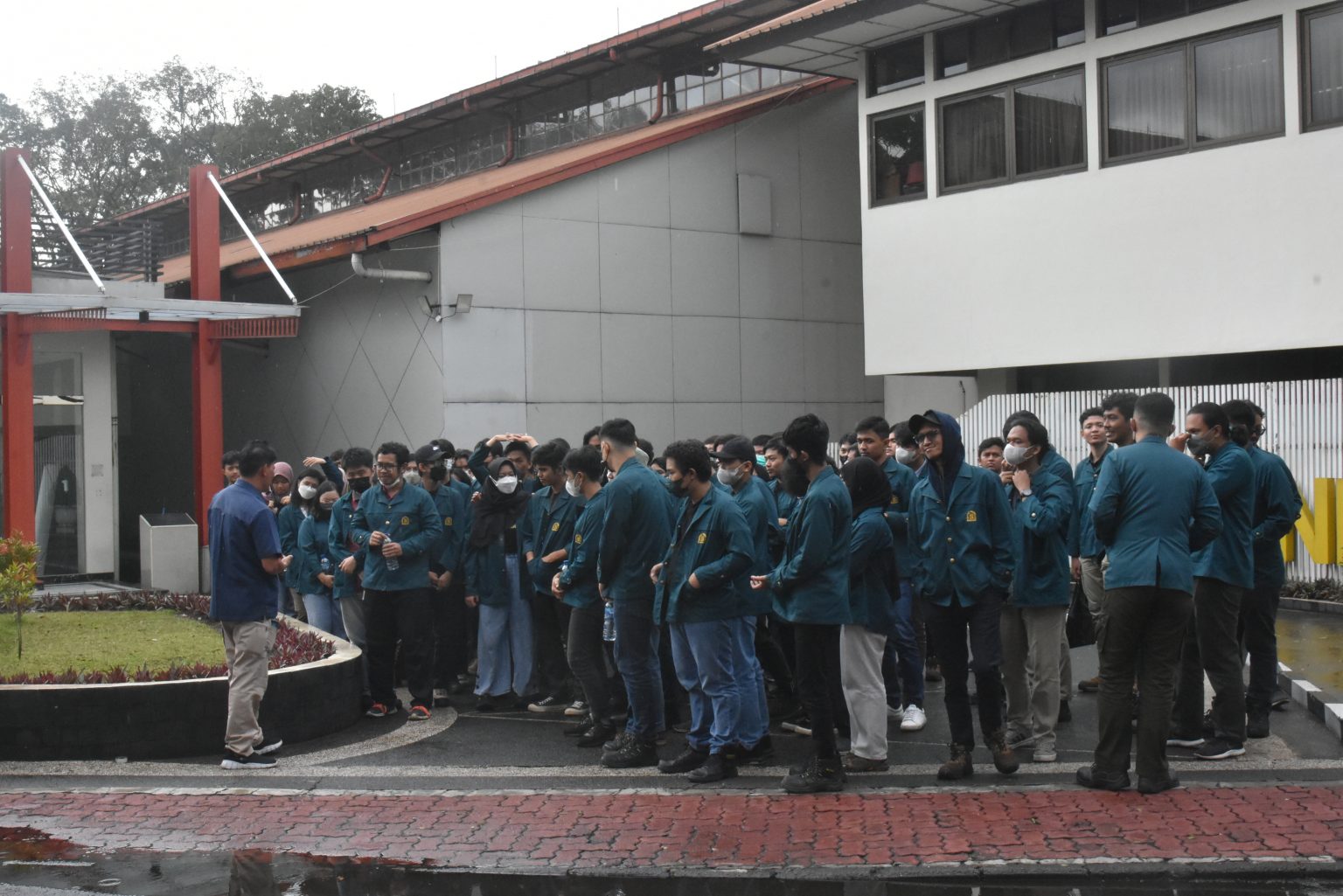 Program Studi Teknik Metalurgi » Kunjungan Industri ke PT. Pindad (Persero)